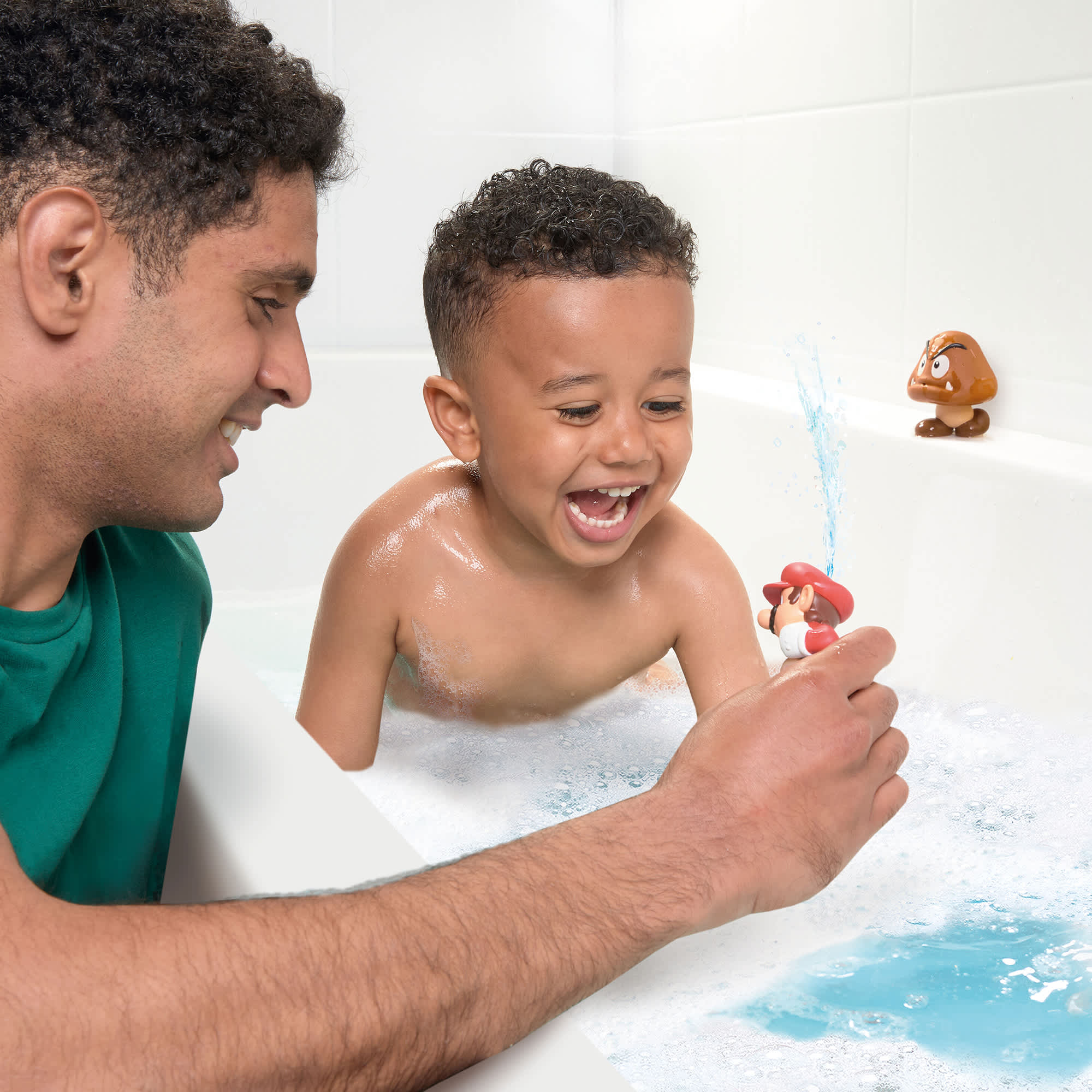 Jouets de bain Toomies « Mario » et « Goomba » - Nintendo Store
