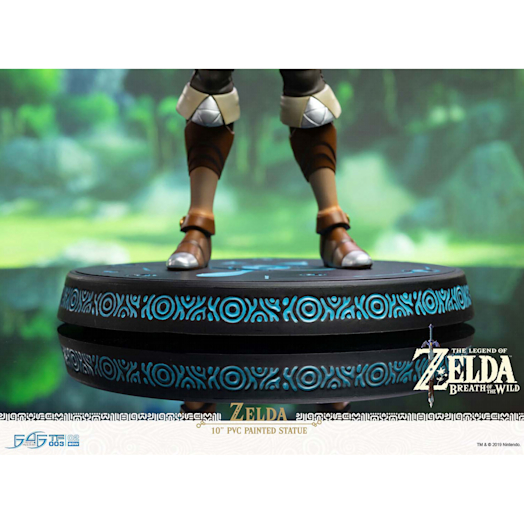 The Legend of Zelda: Breath of the Wild Zelda Figurine - My Nintendo Store