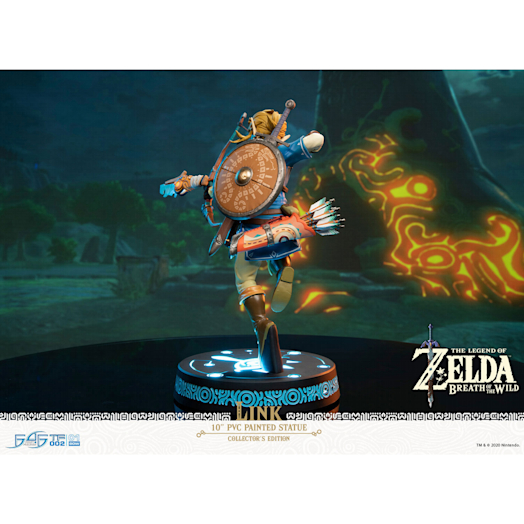 The Legend of Zelda: Breath of the Wild Link Figurine (Collector's ...
